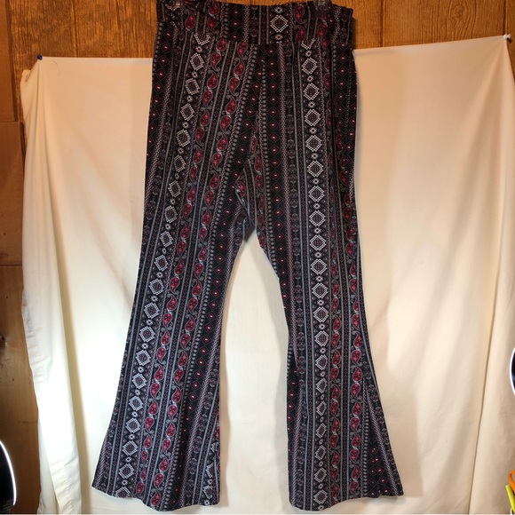 No Boundaries | Pants & Jumpsuits | No Boundaries Blackredwhite Paisley ...